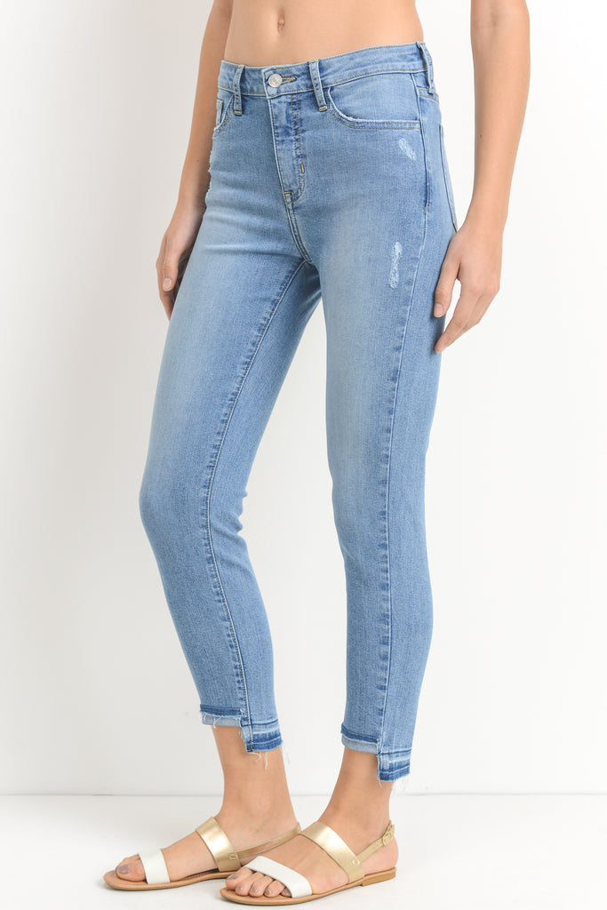 Skinny Released Step Frayed Hem Jeans at the MARIA VINCENT Boutique – Maria Vincent Boutique